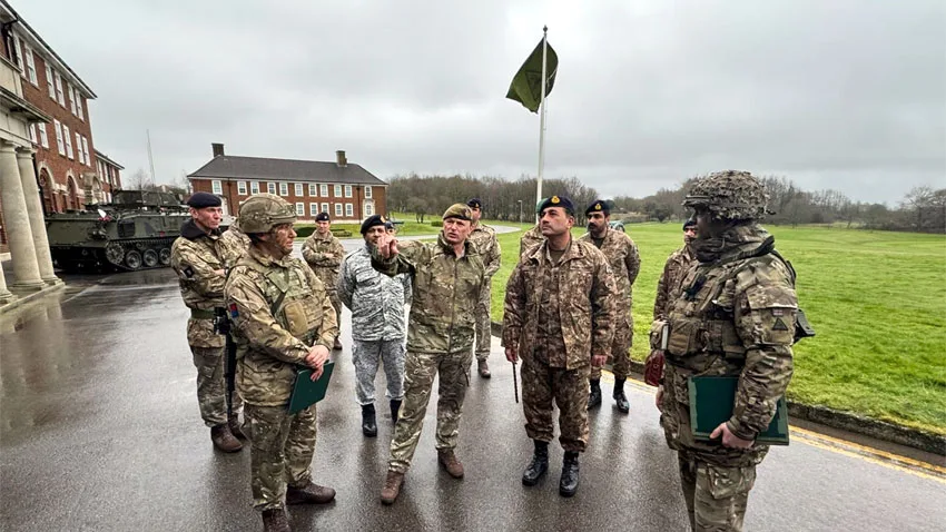COAS visits Warminster, Larkhill Garrisons in UK – NEWS.net.pk